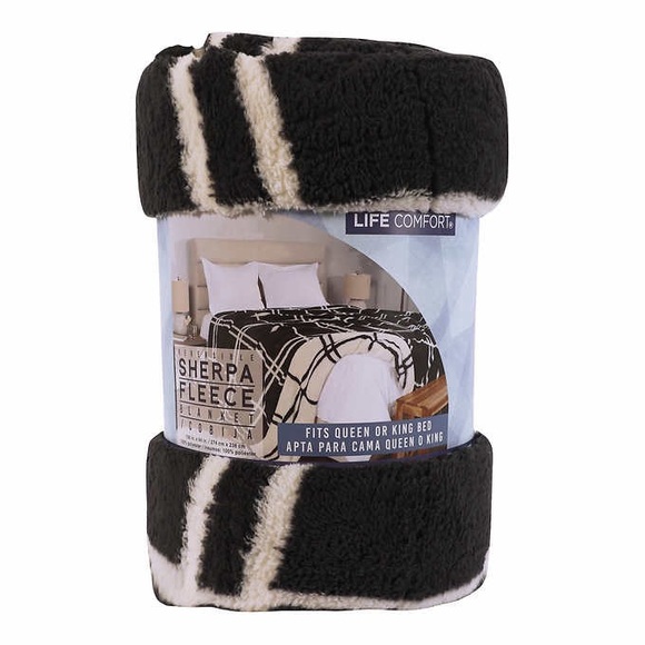 Life Comfort | Bedding | Life Comfort Reversible Sherpa Fleece Blanket ...